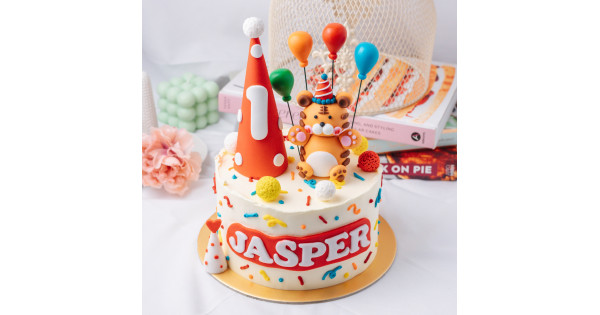 Jasper's Party Hat Tiger Cake